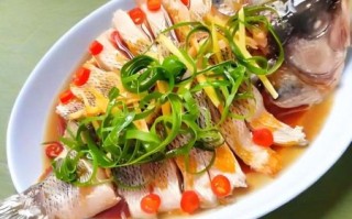 鱼肉怎么做好吃_清蒸鲈鱼做法