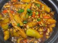 咸鱼茄子煲怎么做_茄子煲需要焯水吗
