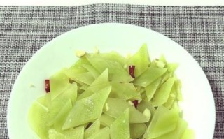 莴笋怎么炒好吃_莴笋凉拌需要焯水吗