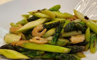 炒芦笋要削皮吗_芦笋皮到底能不能吃