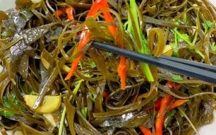 海带怎么炒好吃_家常炒海带丝的做法