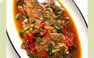 红烧鲈鱼怎么做_鲈鱼红烧几分钟才入味