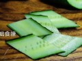 黄瓜切菱形片怎么切_黄瓜菱形片切法图解