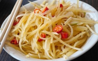 土豆怎么炒好吃_炒土豆丝要不要焯水