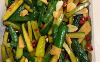 酸辣黄瓜条怎么做_酸辣黄瓜条腌制多久才脆