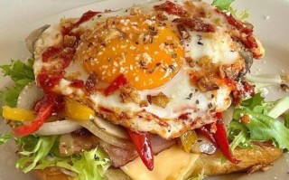 培根煎蛋怎么做_培根煎蛋热量高吗