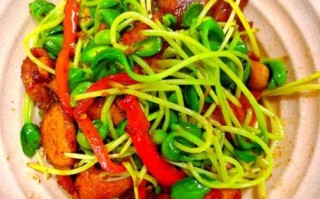 青豆炒肉怎么炒才嫩_青豆炒肉用焯水吗