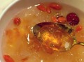 银耳粥的做法及材料_银耳粥怎么煮才出胶