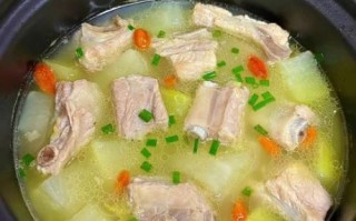白萝卜炖排骨汤的做法_怎么做不腥不腻