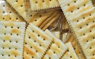 孕妇能吃苏打饼干吗_苏打饼干对胎儿有影响吗