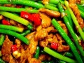 炒蒜苔怎么炒好吃_蒜苔炒肉家常做法