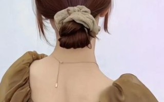 丸子头怎么扎简单好看_一根皮筋就能搞定