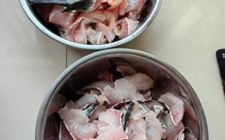 酸菜鱼片怎么做_酸菜鱼片做法步骤视频