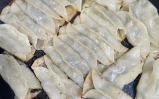 锅贴饺子怎么包_锅贴饺子包法步骤