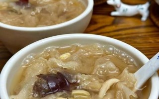 银耳百合莲子羹怎么做_银耳百合莲子羹的功效与禁忌