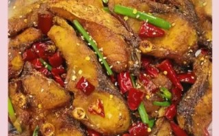 辣炒草鱼块怎么做好吃_草鱼块去腥技巧