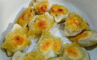 速冻锅贴饺子怎么煎不破皮_速冻锅贴饺子要解冻吗