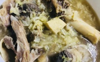 酸菜冻豆腐炖排骨怎么做_酸菜冻豆腐炖排骨窍门