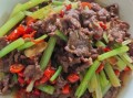 芹菜炒牛肉怎么炒才嫩_高清图片做法步骤