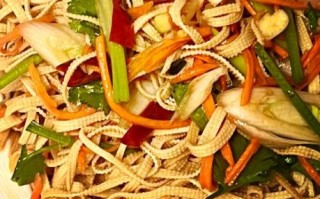 凉拌干豆腐丝怎么做_干豆腐丝焯水几分钟