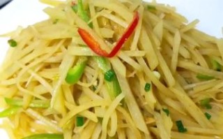 醋溜土豆丝怎么炒才脆_清炒土豆丝要不要焯水