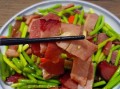 蒜苔炒腊肉怎么炒好吃_蒜苔炒腊肉的家常做法