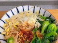 油泼面怎么做才正宗_油泼面做法视频教程