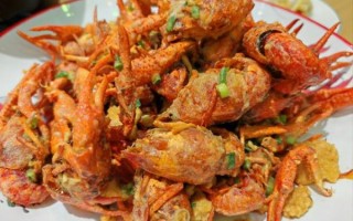 咸蛋黄小龙虾怎么做_咸蛋黄小龙虾热量高吗