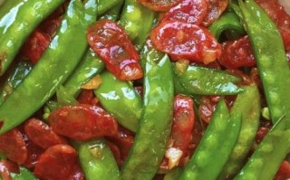 香肠炒什么菜好吃_香肠和什么一起炒