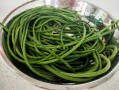青椒炒豆角怎么炒才好吃_青椒炒豆角要不要焯水