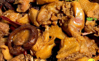 小鸡炖蘑菇什么梗_小鸡炖蘑菇梗出处