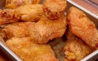 家庭炸鸡翅怎么做才外酥里嫩_炸鸡翅腌制多久入味