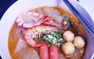 冬瓜三鲜饺子怎么做_冬瓜三鲜饺子馅怎么调