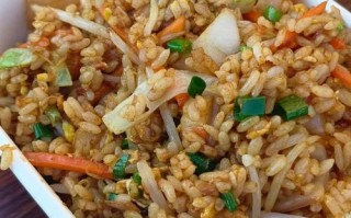 海鲜炒饭有哪些配料_海鲜炒饭怎么做才正宗