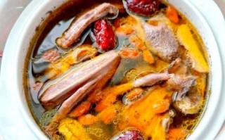鸽子用什么煲汤最有营养_鸽子汤最佳搭配食材