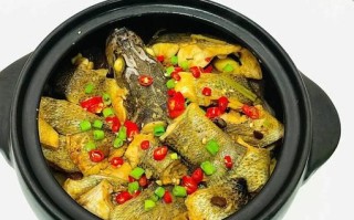 砂锅炖鱼的家常做法_砂锅炖鱼怎么做不腥