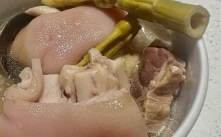 清炖猪蹄汤怎么做_清炖猪蹄汤的功效与禁忌