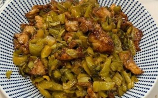 酸菜炒肉片怎么做_酸菜炒肉片的家常做法