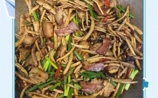 茶树菇炒五花肉怎么做_茶树菇炒五花肉先炒哪个