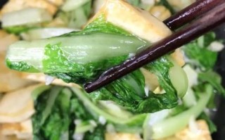 青菜炒豆腐怎么炒不碎_青菜炒豆腐用焯水吗
