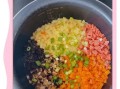 闷米饭加菜怎么做_电饭锅版零失败技巧