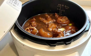 炖猪蹄子用什么锅_砂锅还是高压锅