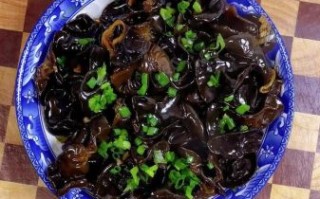 清炒木耳怎么做_清炒木耳焯水几分钟