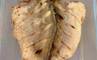 煎黄花鱼怎么不粘锅不掉皮_煎黄花鱼不掉皮的小窍门