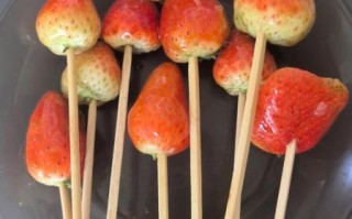 糖水草莓怎么做_糖水草莓需要煮多久