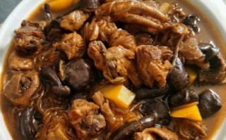 鲜蘑炖鸡肉怎么做好吃_鲜蘑炖鸡肉的家常做法窍门