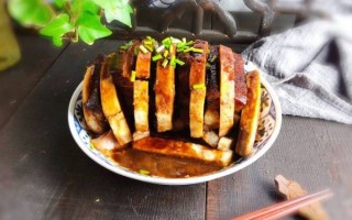 荔浦芋头夹五花肉怎么做_蒸多久才软糯