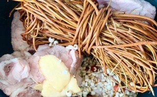 鸡骨草煲猪骨的功效与作用_鸡骨草煲猪骨的做法步骤