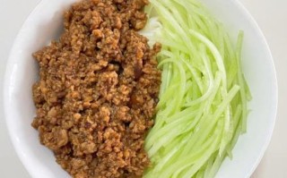 肉末炸酱怎么做好吃_炸酱面肉酱配方