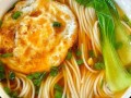 青菜鸡蛋面怎么做好吃_青菜鸡蛋面汤鲜不腥的秘诀
